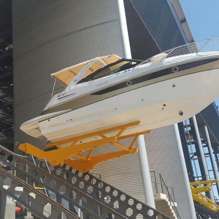 附属式升降机 - Boat Launcher - CAPRIA - 用于游艇 / 水上摩托车 / 定制